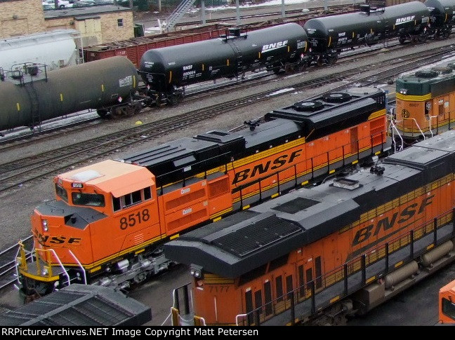 BNSF 8518